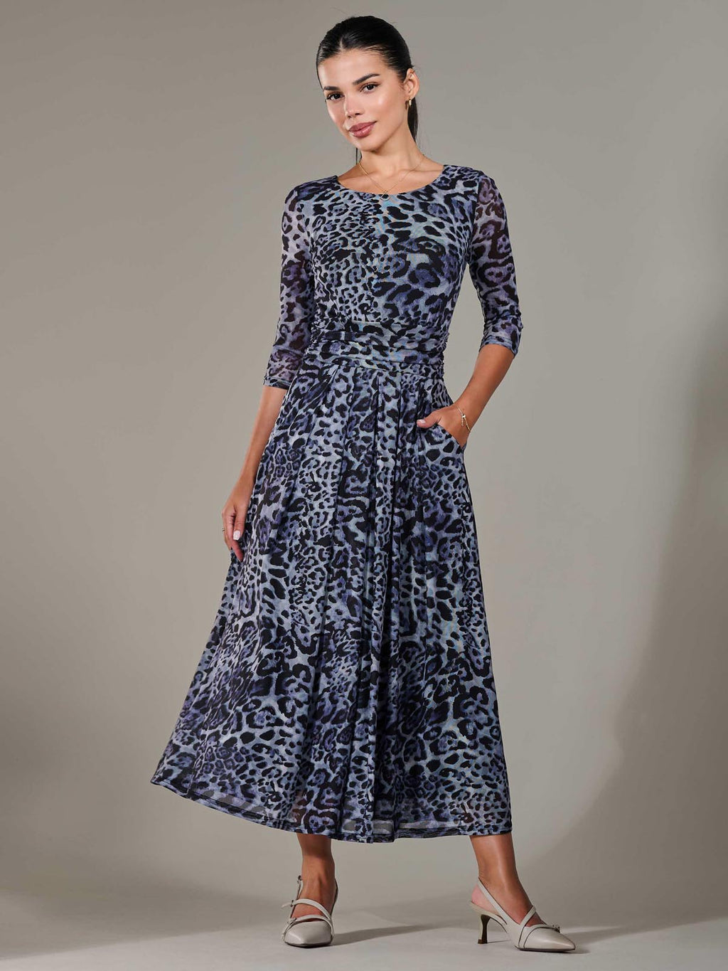 Petite Pleated Half Sleeve Midi Dress, Grey Leopard – Jolie Moi Wholesale